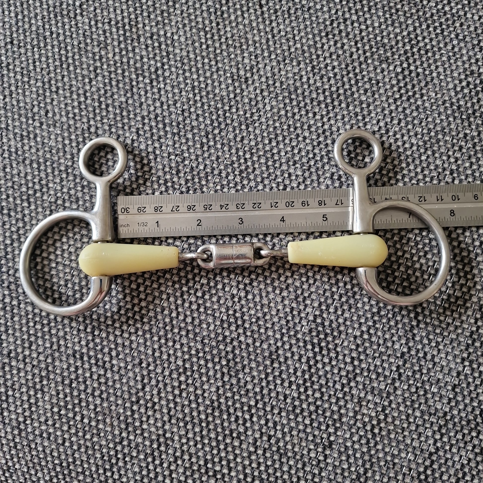 5.5" Happy Mouth Hanging Cheek Centre Revolver Lozenge Snaffle bit B86 ...