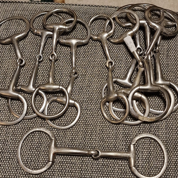 Eggbutt jointed snaffle bits – The Bit Doctor
